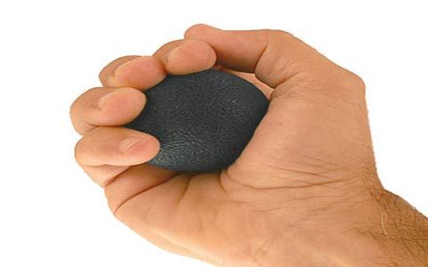 علم ورزش | تأثیر مشت کردن دست چپ بر افزایش تمرکز ورزشکاران